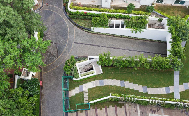 DLF Kings Court in Greater Kailash Enclave II, Delhi by DLF Centre ...