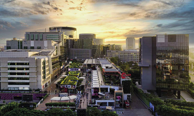 Royale Residences in DLF Phase III, Gurgaon by DLF Centre ...