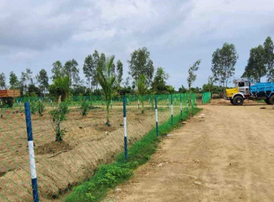 Manvasanai Pannai Nilam in Madhurandagam, Chennai - RealEstateIndia.Com