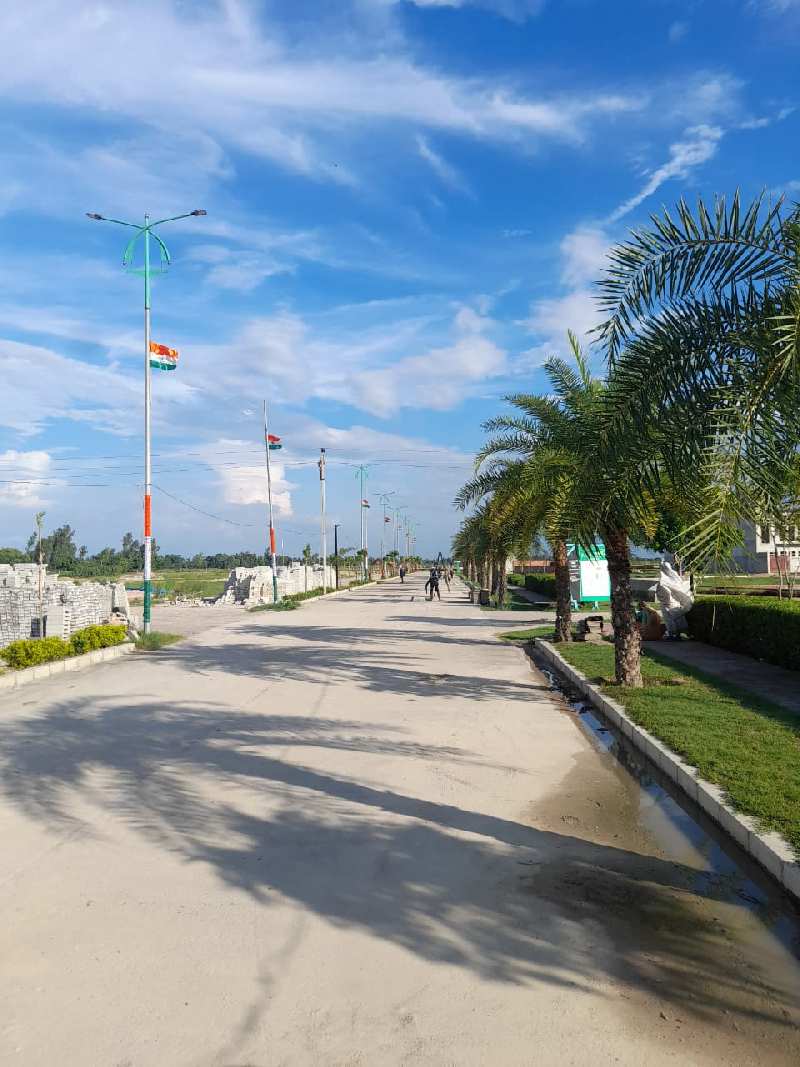 1250 Sq.ft. Residential Plot for Sale in Kisan Path, Sultanpur Road ...